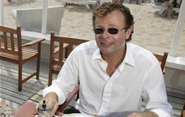 Chris Luken verkoopt vastgoed van Fletcher