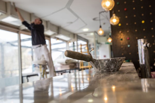 Gesloten tijdens coronacrisis: budgetvriendelijke tips om zaak te pimpen