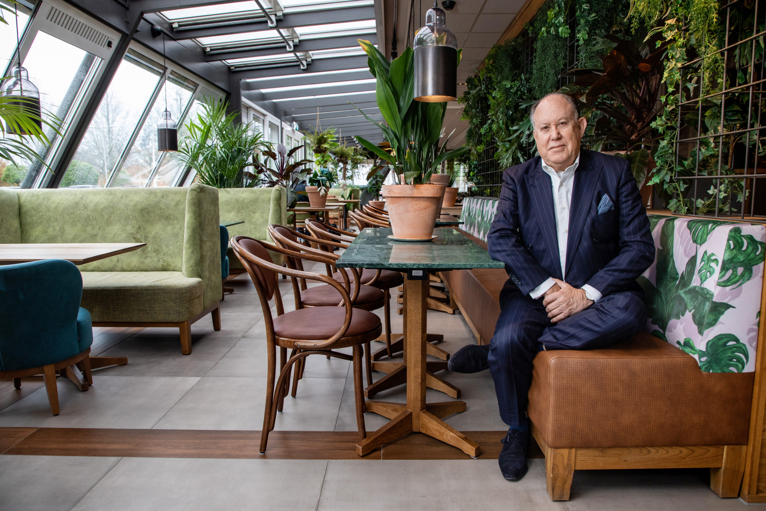 Mike Spetter kijkt terug op 60 jaar in de hotellerie: Voor maffia en ...