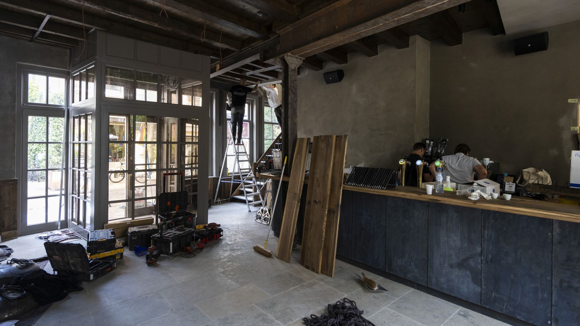 Jacob Jan Boerma en Tijn Verstappen openen met Bistro Bar Blik eerste ...